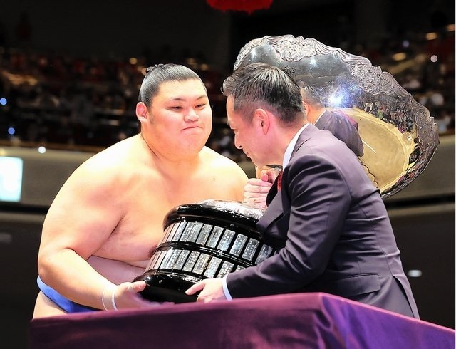 相撲界の大谷翔平？: 麦の雨